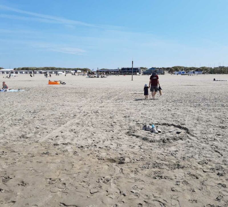 IJmuiden: Strand, Natur und große Schiffe - family4travel