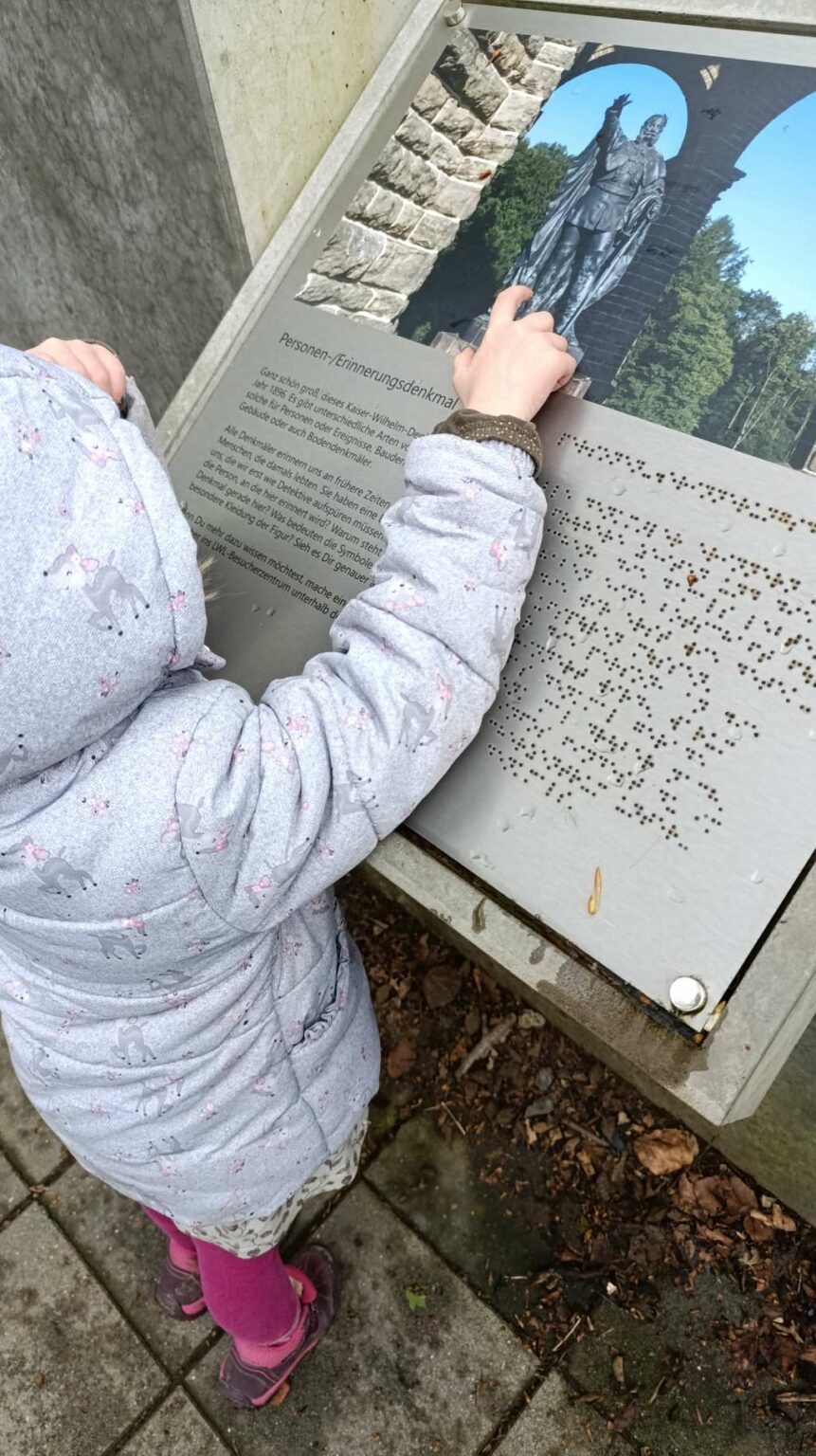 Porta Westfalica: Ausflug zum Kaiser-Wilhelm-Denkmal - family4travel
