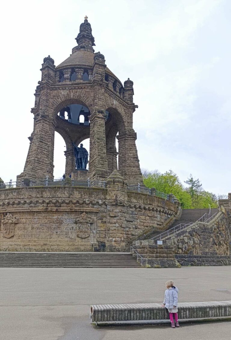 Porta Westfalica: Ausflug zum Kaiser-Wilhelm-Denkmal - family4travel